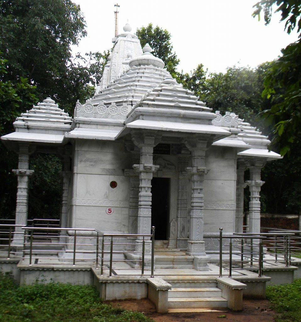 Parasnath Temple, Giridih, Jharkhand - Bharat Temples